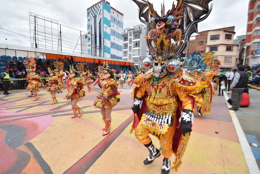 Las cinco Diabladas del Carnaval de Oruro se unen en una histórica ...