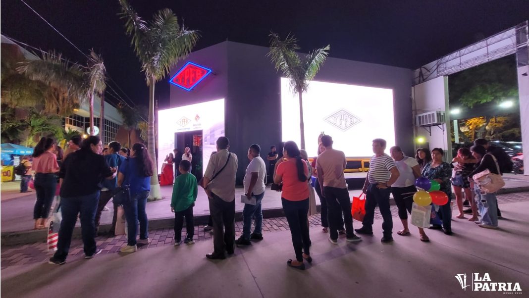 En la Expocruz, YPFB despliega tecnología para comunicar sus logros ...