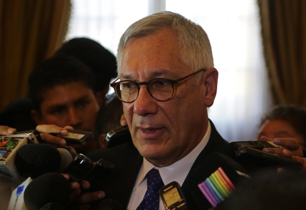 A pesar de la inhabilitación de Morales, proponen a Rodríguez Veltzé ...