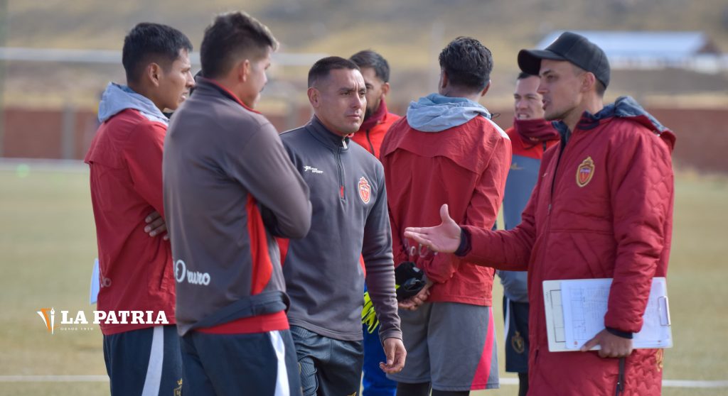 CDT Real Oruro refuerza su primer plantel con tres nuevos jugadores - Periódico La Patria