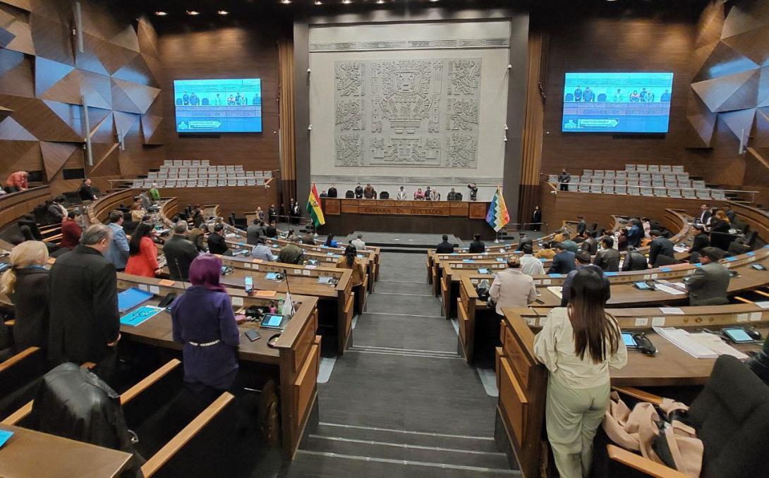 Diputados cuestionan fiscalización de créditos mientras se discuten ...