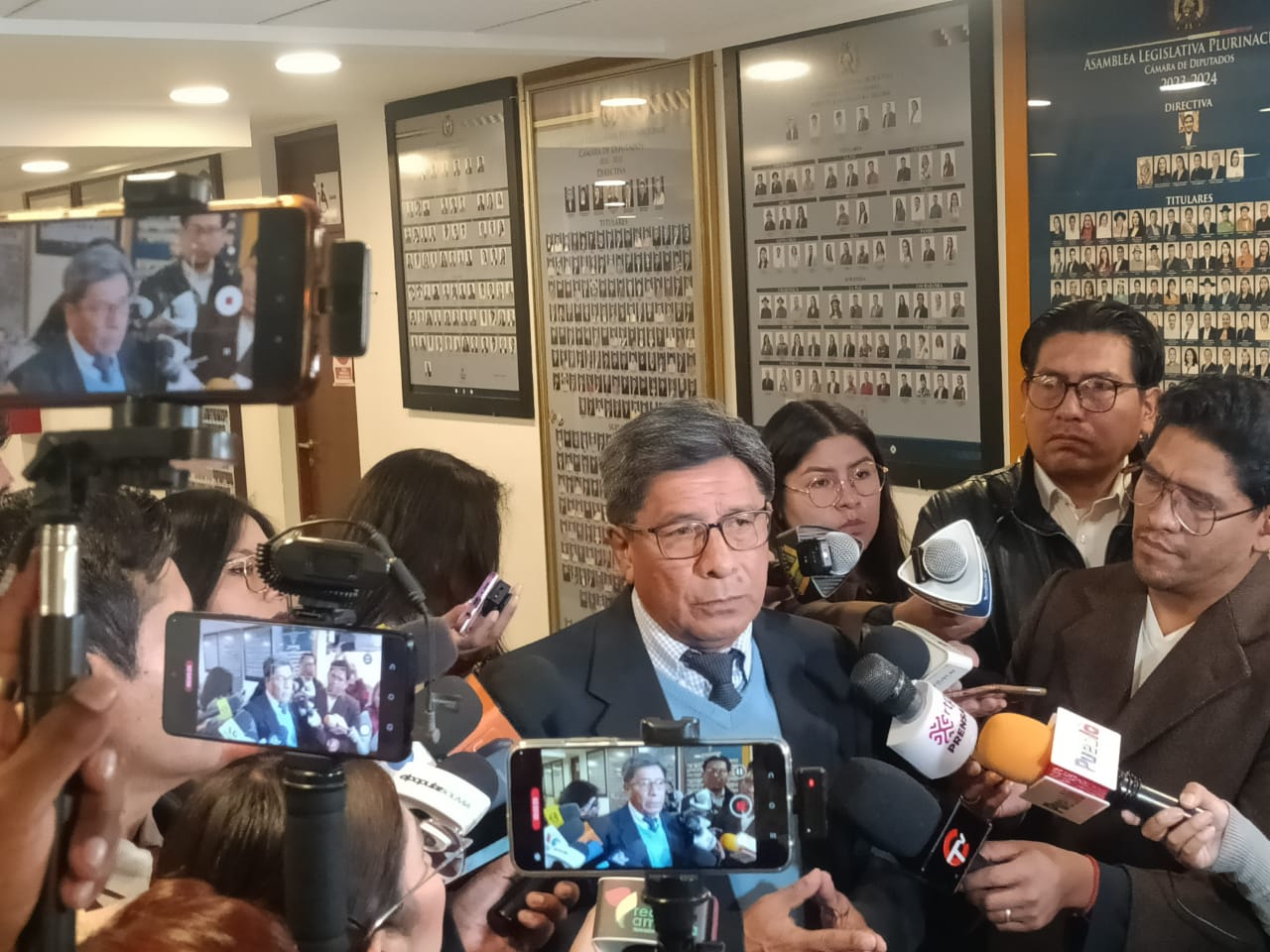 Diputado Porcel exige al BCB transparencia sobre reservas de oro ...