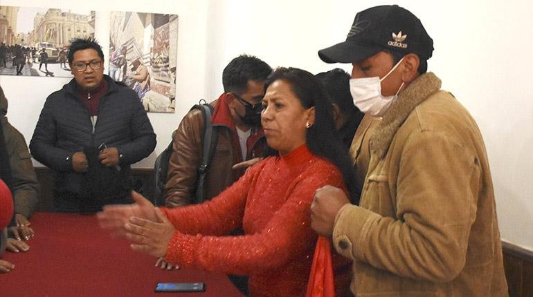 Preparan denuncia penal contra Arce, Morales y un agente en la CIJ por ...