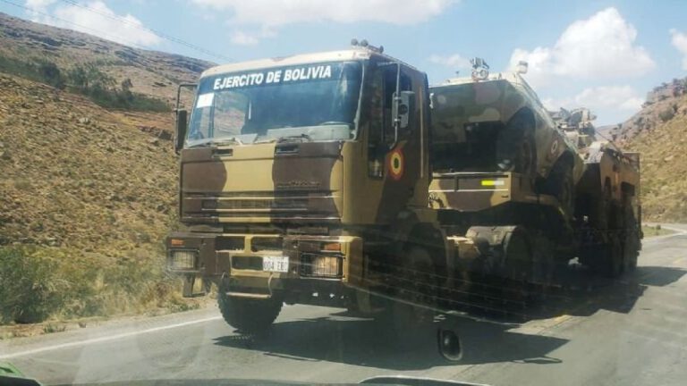 Ejército afirma que movilización de equipo bélico se debe a desfile ...