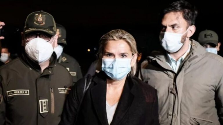 Fiscalía pide seis meses de cárcel para Jeanine Añez por caso EBA - La ...