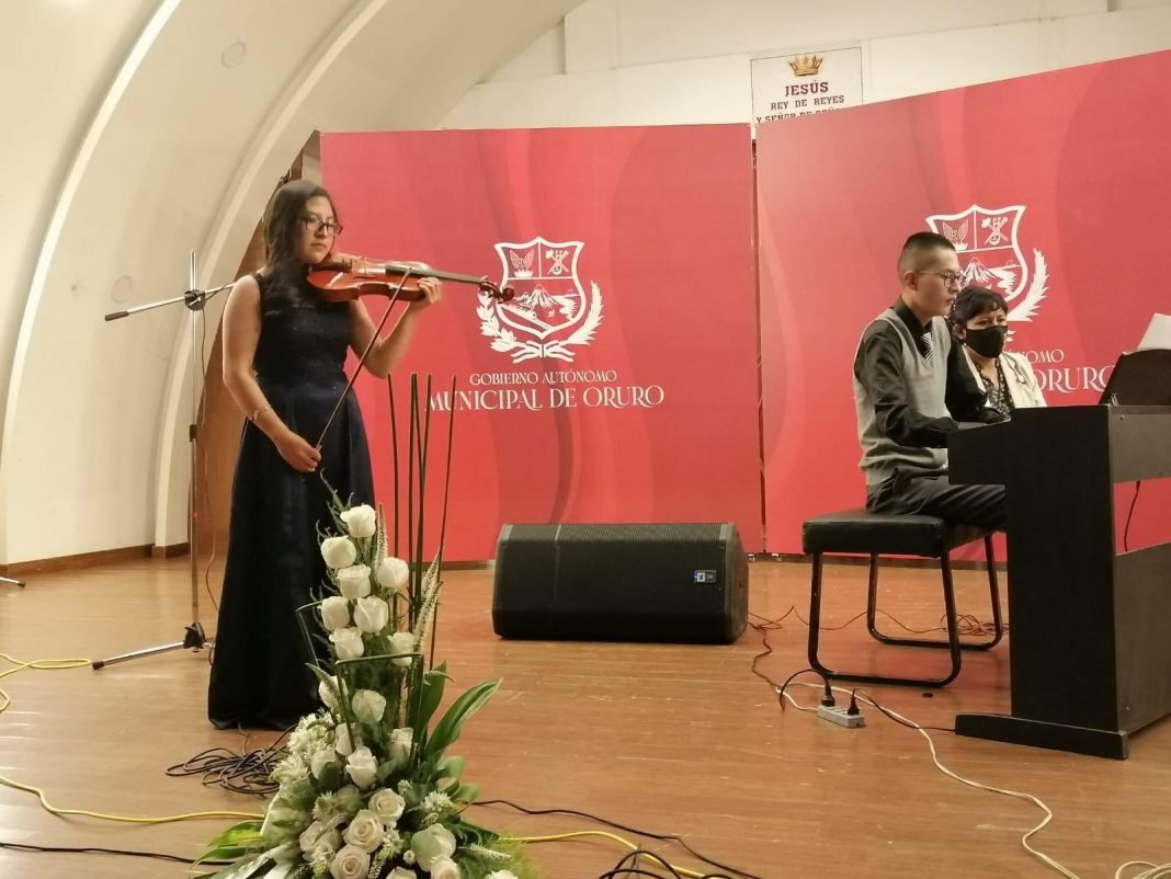 Gabriela Maín brilla en recital de violín - La Patria 3.0 | Periódico ...