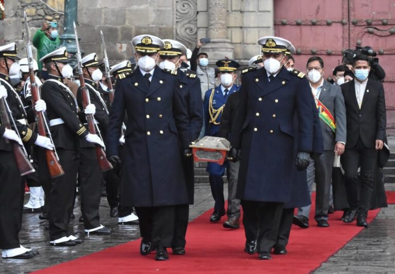 Trasladan los restos de Eduardo Abaroa hacia la plaza que lleva su ...
