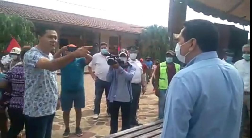 Increpan al alcalde de San José de Chiquitos por izar la Whipala en el ...