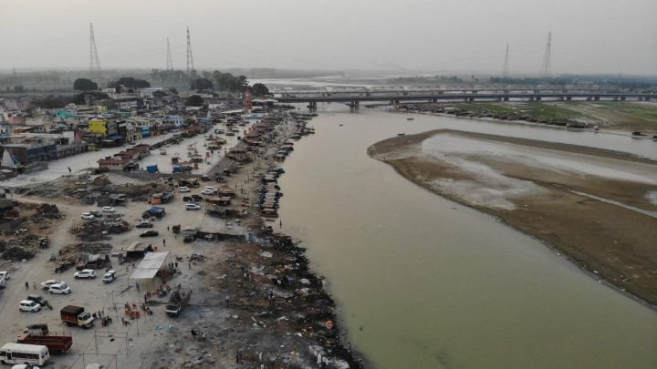 Hallan más de 900 cadáveres en el río Ganges de la India - La Patria 3. ...