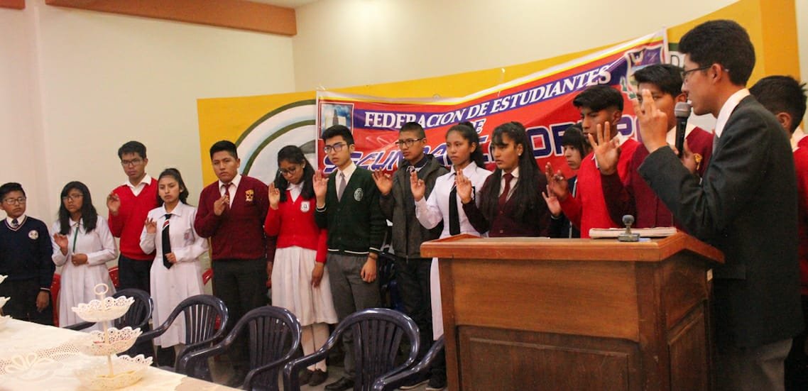 Nueva directiva de Estudiantes de Secundaria de Oruro tomó posesión de ...