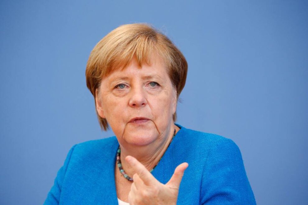 El movimiento Talibán invita a la canciller Ángela Merkel a visitar ...