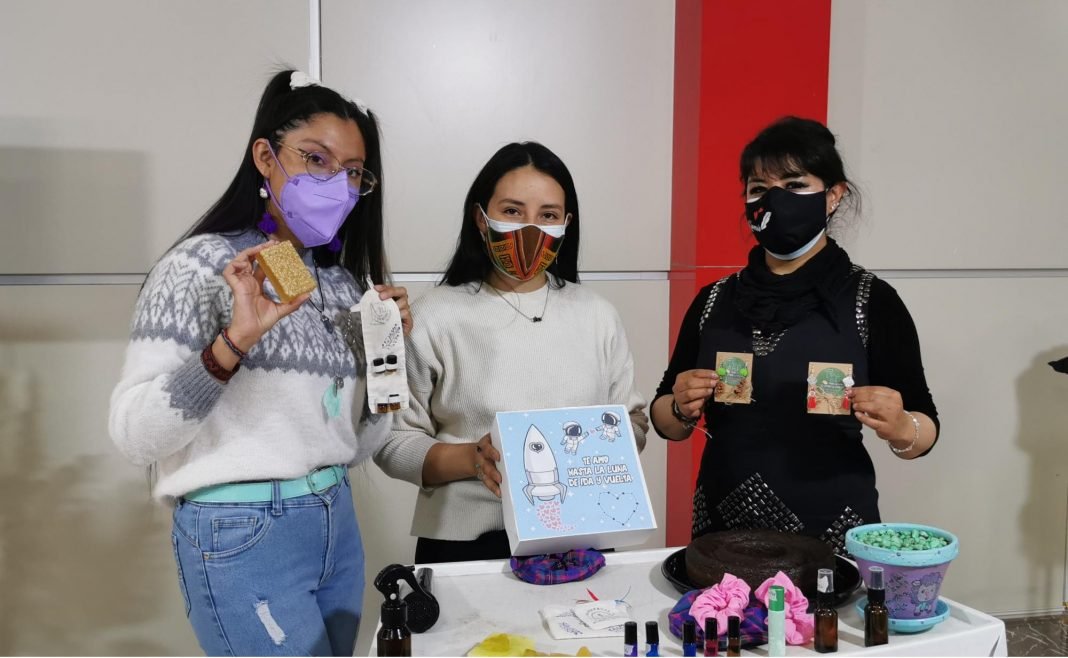 La unión de 11 mujeres emprendedoras hace realidad la “Feria Artesanal ...